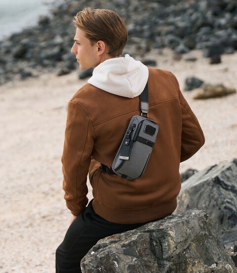 Tumi 알파 엑스 ALPHA X 컴팩트 슬링백 메테오 그레이 | 슬링백 | 투미 코리아